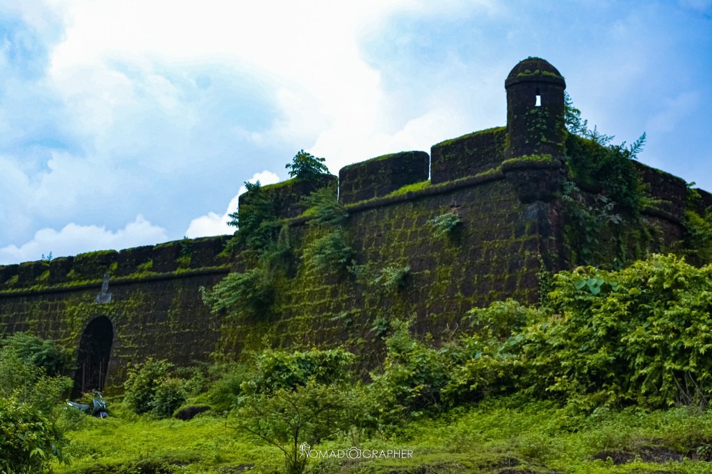 Exploring Historic Corjuem Fort: Pictures & Virtual Tour – NOMADOGRAPHER