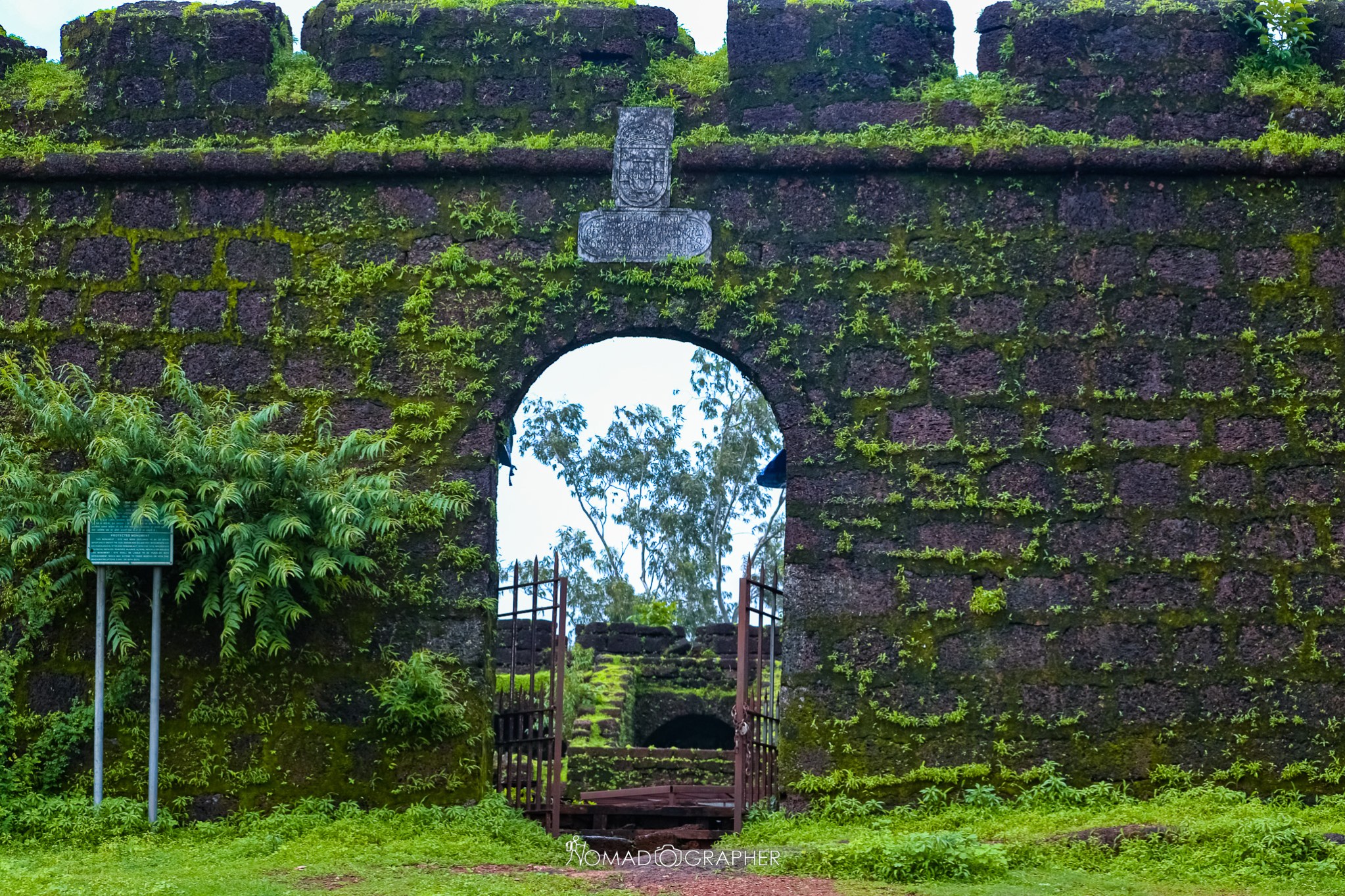 Exploring Historic Corjuem Fort: Pictures & Virtual Tour – NOMADOGRAPHER